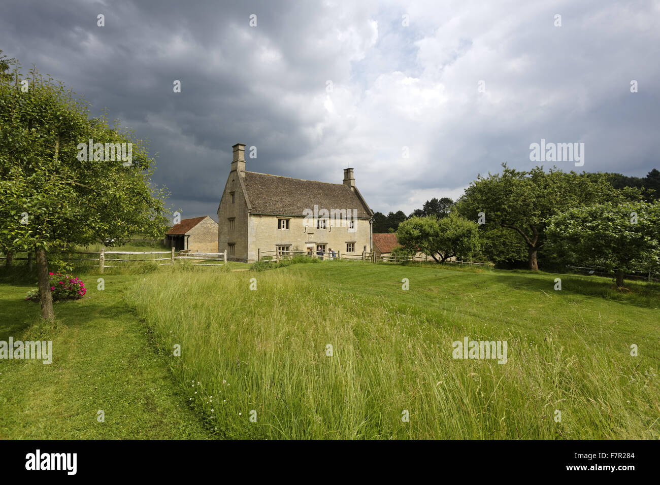 Woolsthorpe Manor, Lincolnshire. Woolsthorpe was home to the world ...