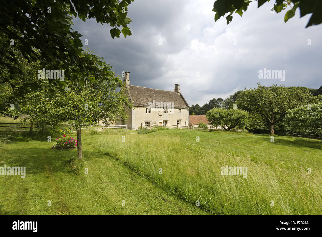 Woolsthorpe manor hi-res stock photography and images - Alamy
