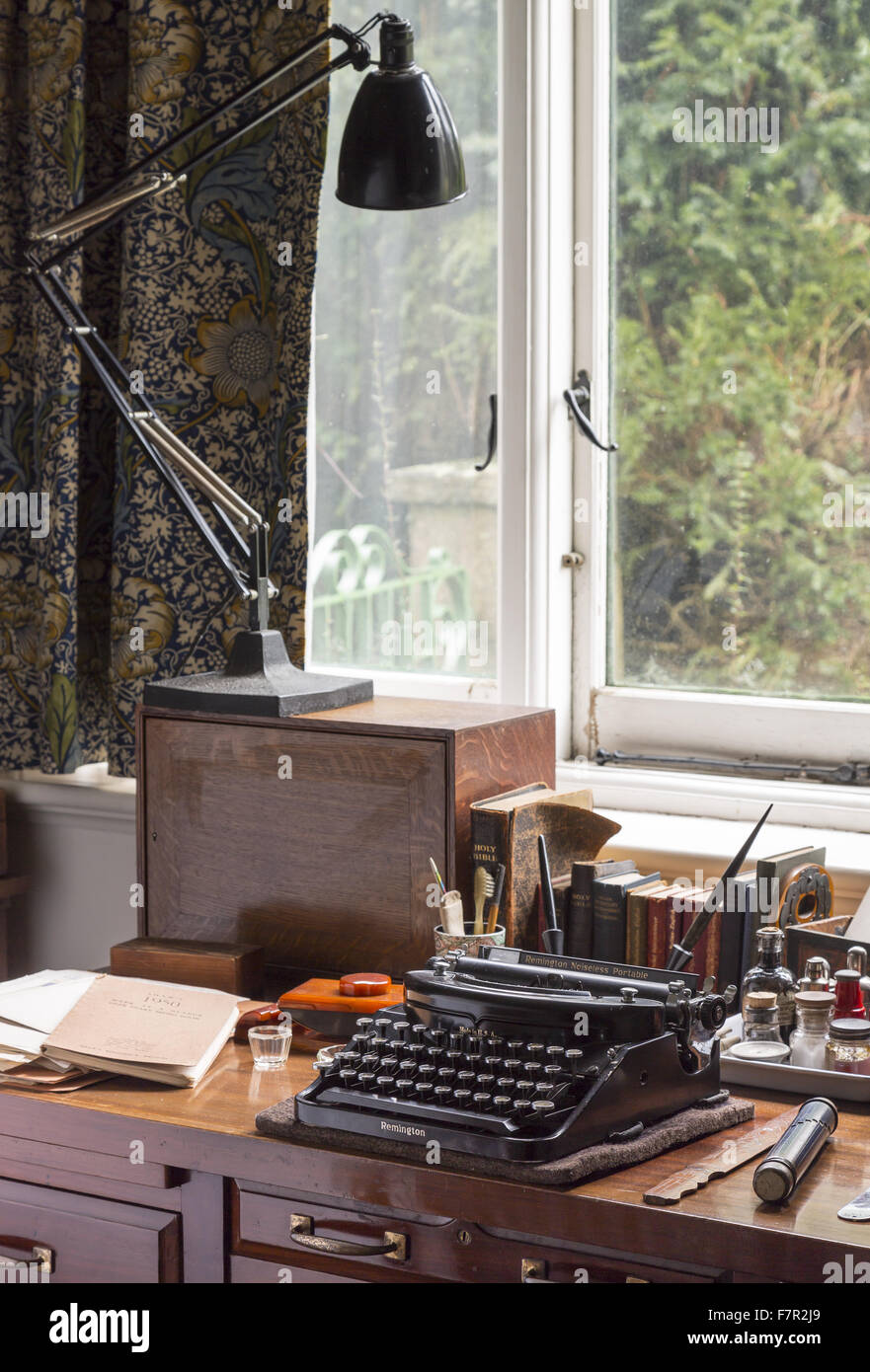 George shaw house interior hi-res stock photography and images - Alamy