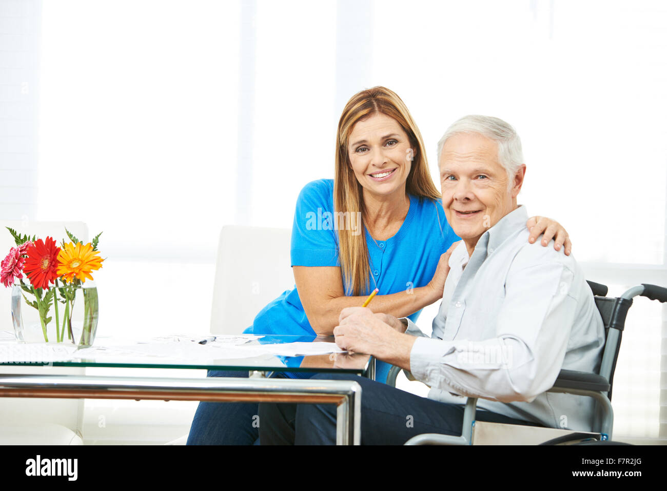 People filling form house hi-res stock photography and images - Alamy