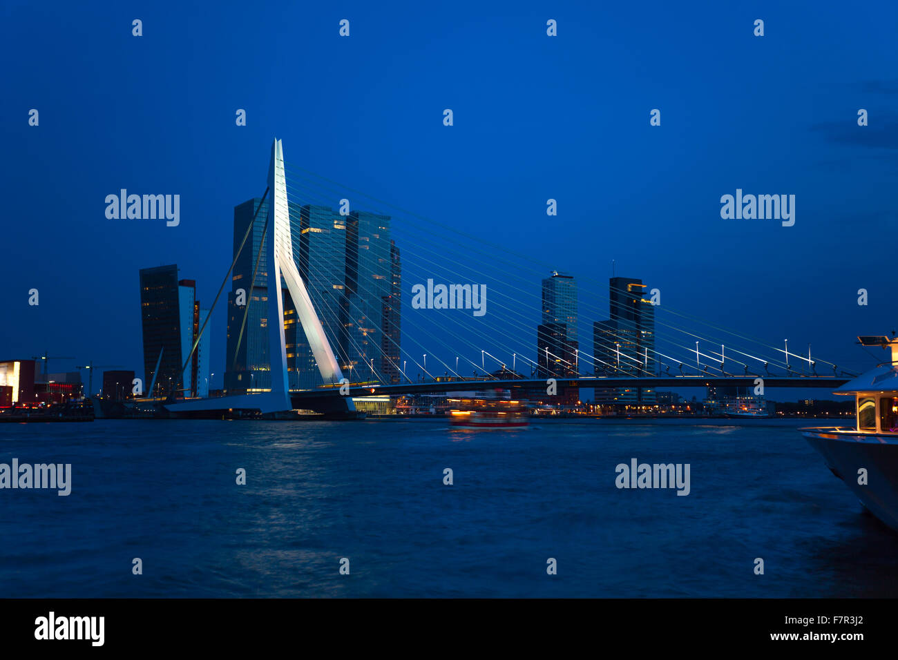 Rotterdam night view hi-res stock photography and images - Alamy