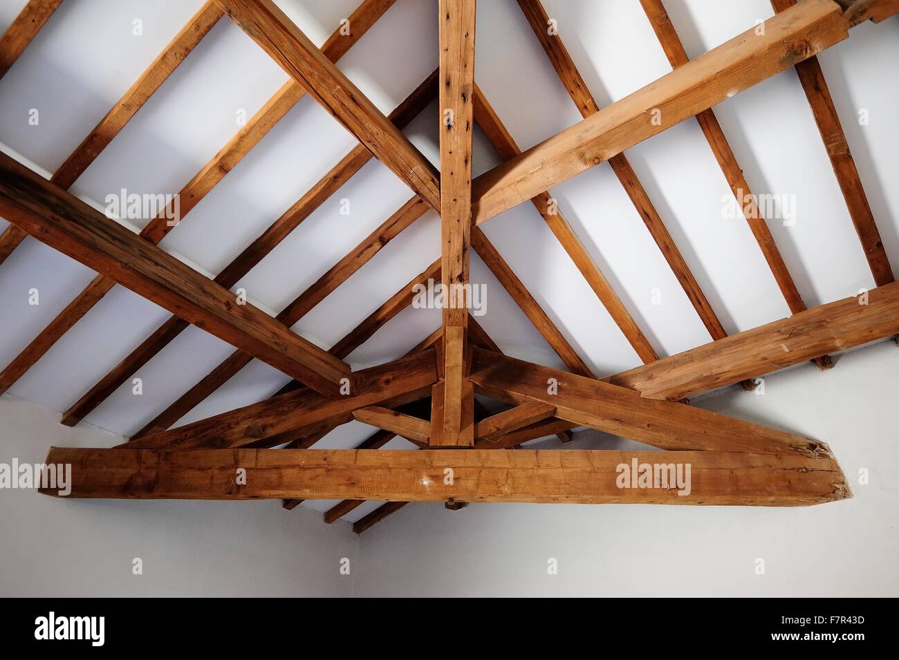 Exposed wooden ceiling beams hi-res stock photography and images - Alamy