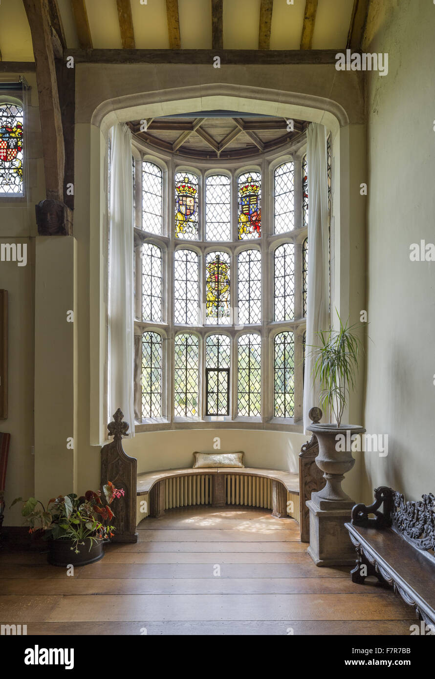 Oriel window hi-res stock photography and images - Alamy