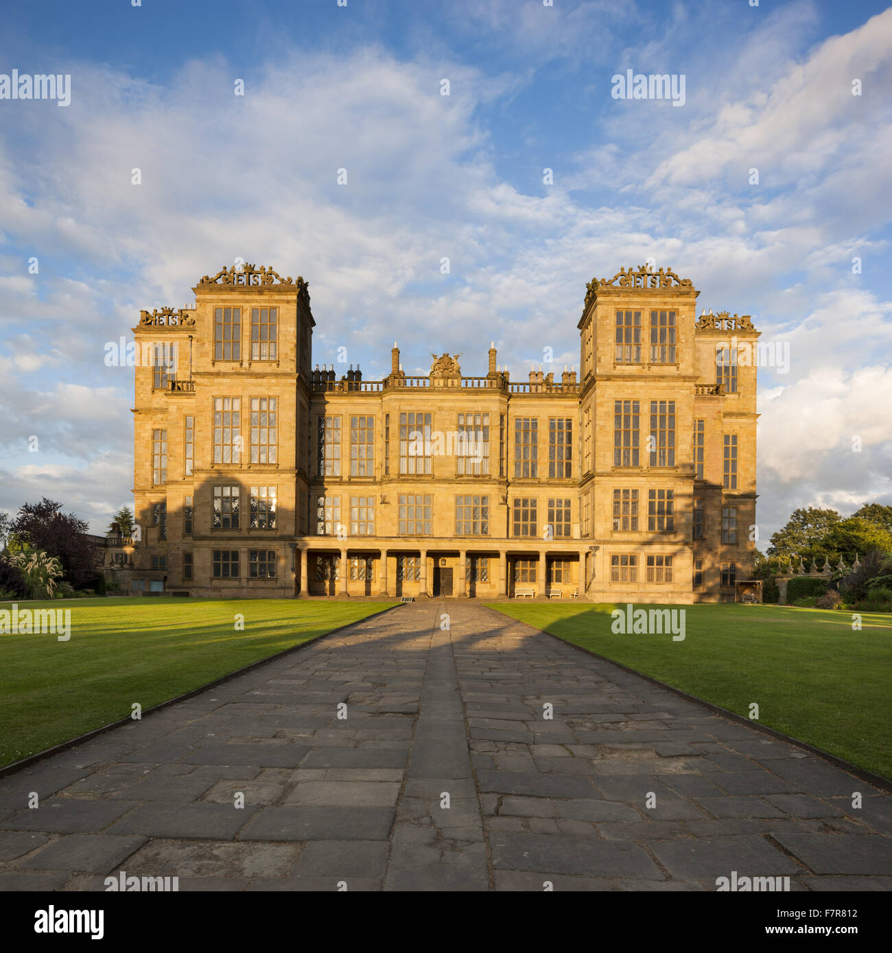 Hardwick hall exterior facade hi-res stock photography and images - Alamy
