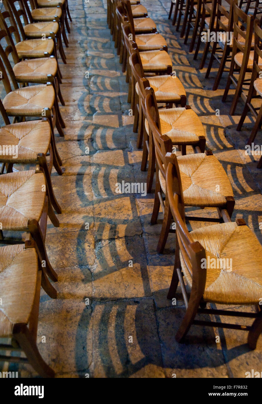 Rows of chairs in Chartres cathedral Stock Photo - Alamy