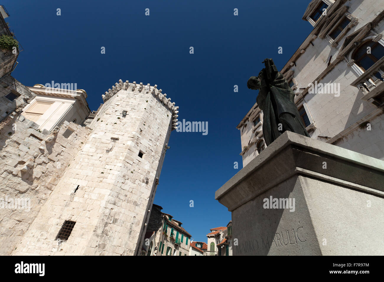 Statue of marko marulic hi-res stock photography and images - Alamy