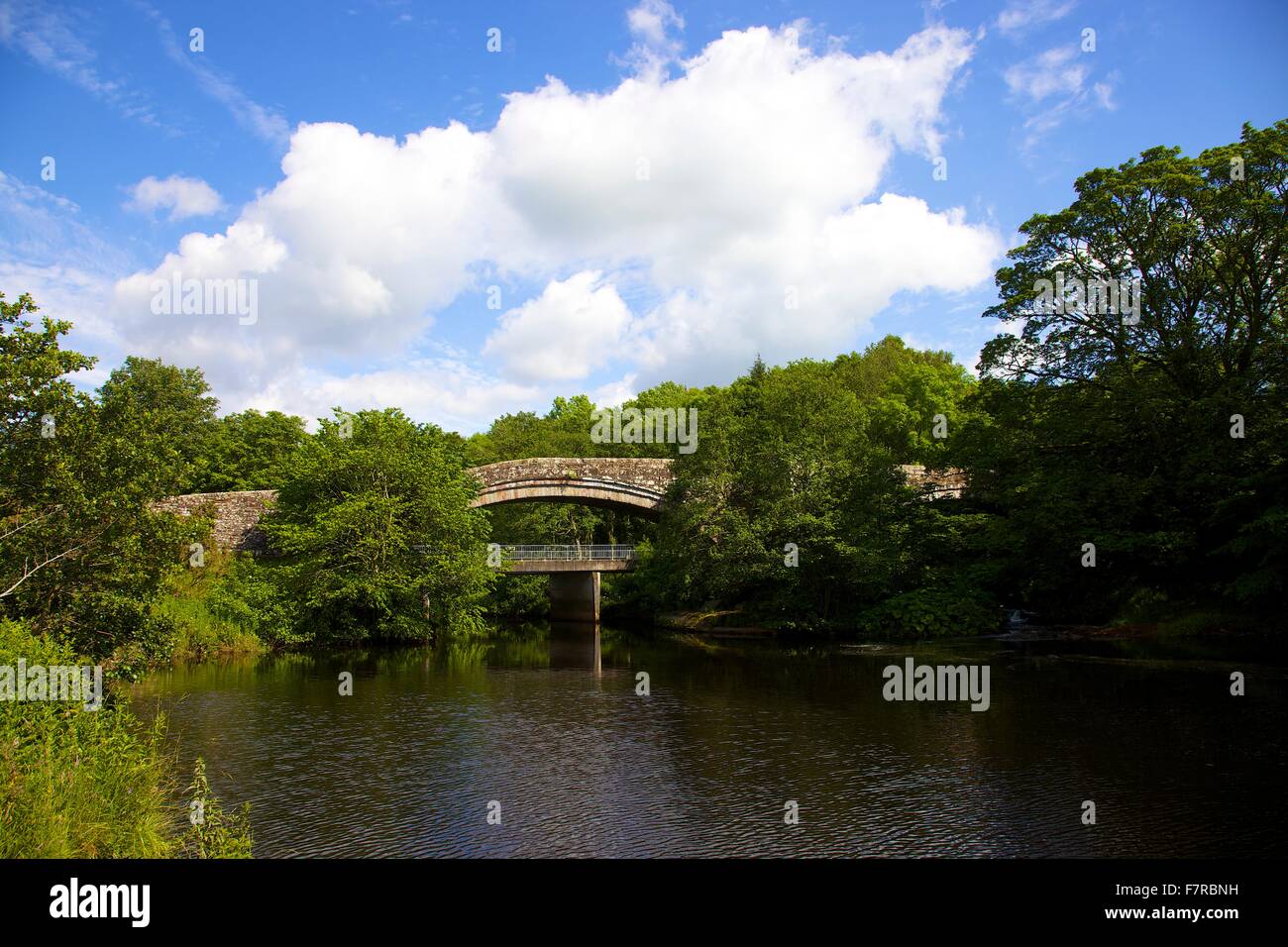 Old english bridges hi-res stock photography and images - Alamy