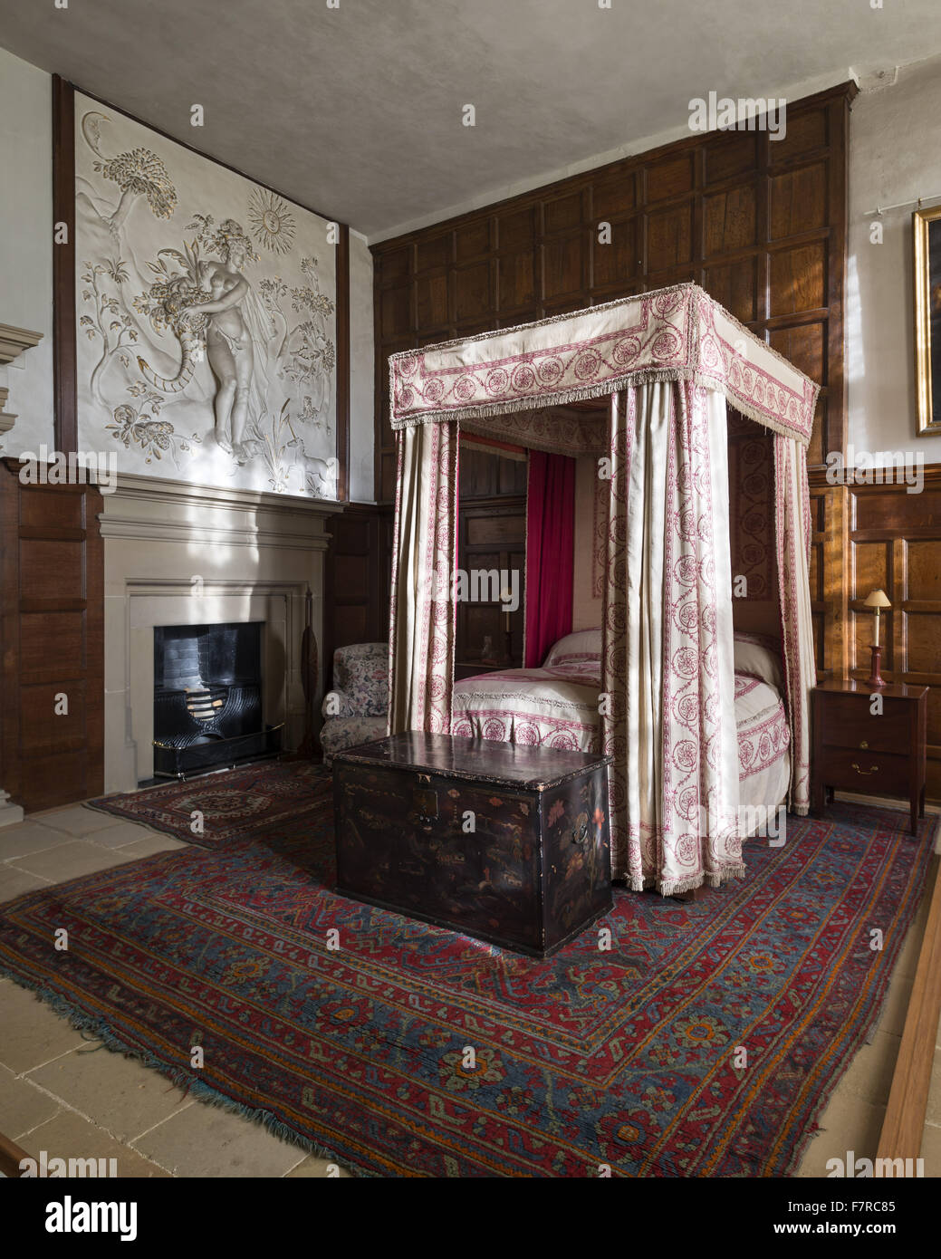 Hardwick hall interior hi-res stock photography and images - Alamy