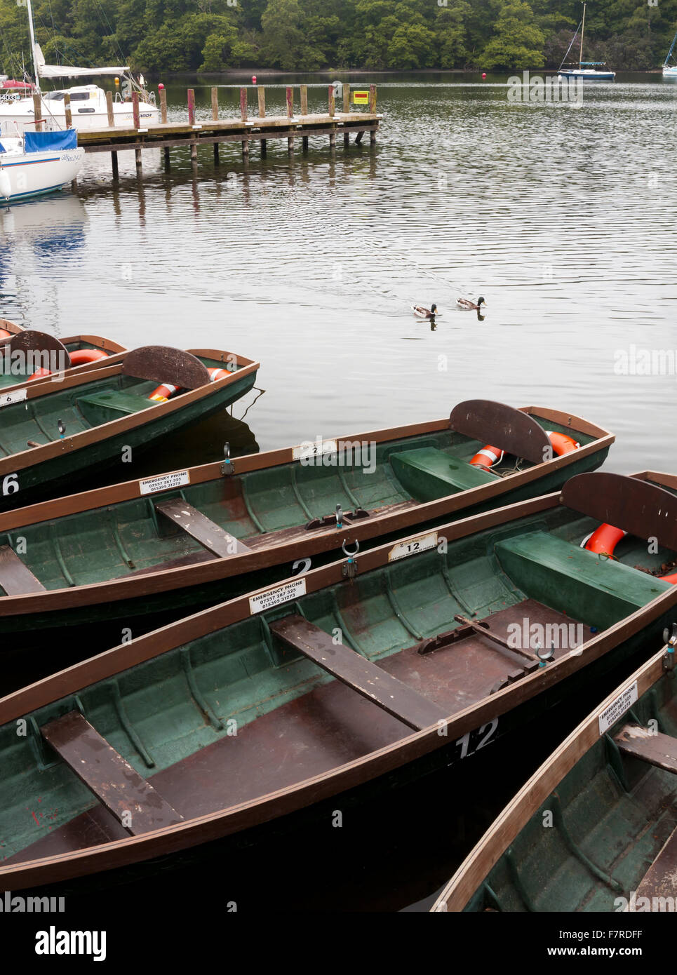 Rowing boats moored at Fell Foot Park, Lake Windermere, Cumbria Stock ...