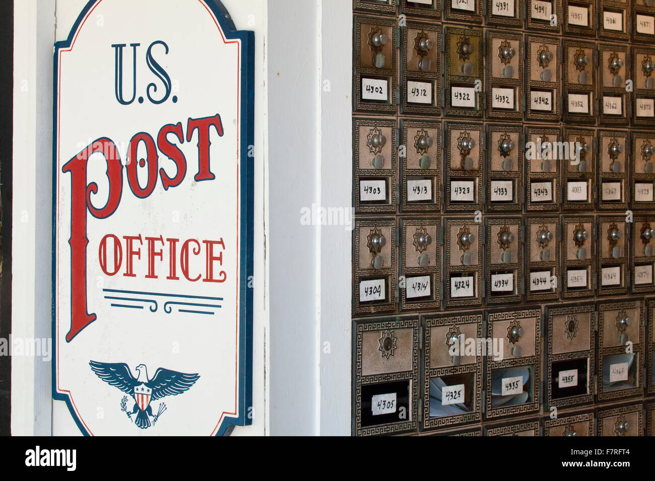Old fashioned post office hi-res stock photography and images - Alamy