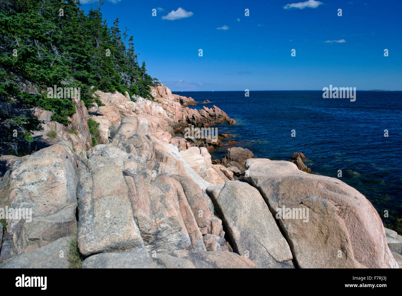 Rugged rocky maine coast hi-res stock photography and images - Alamy