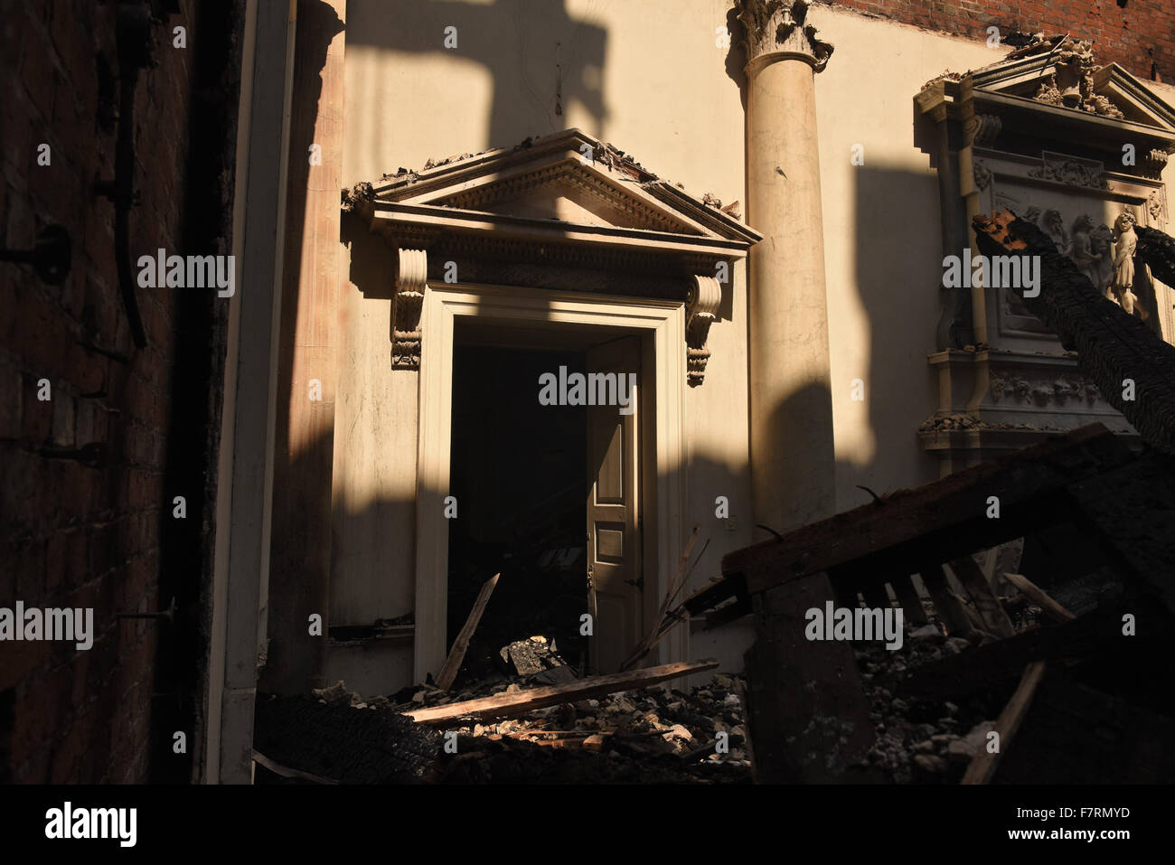 Ruined mansion interior hi-res stock photography and images - Alamy