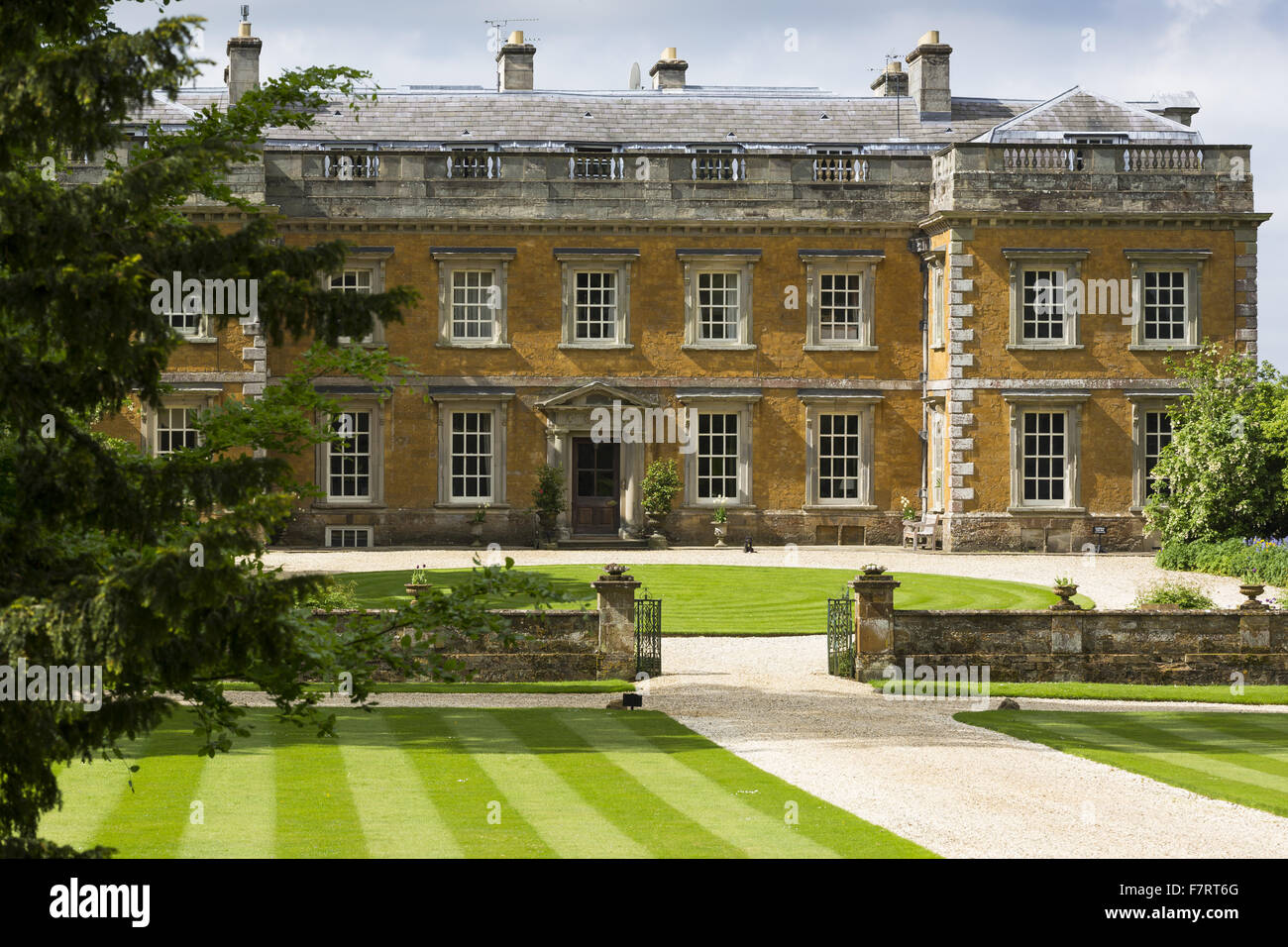 Farnborough library hi-res stock photography and images - Alamy