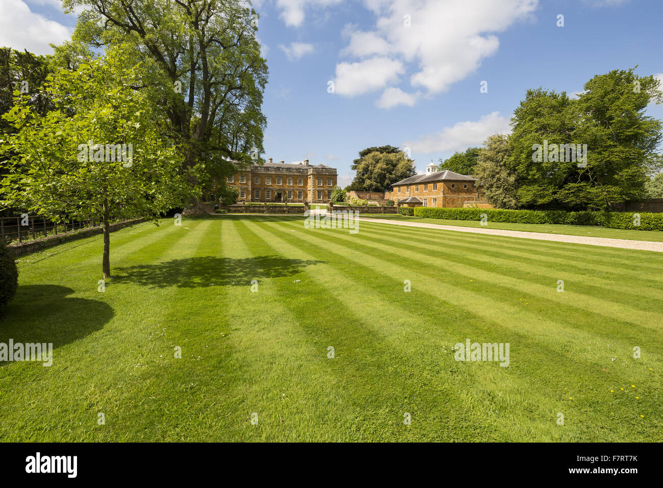 Farnborough library hi-res stock photography and images - Alamy