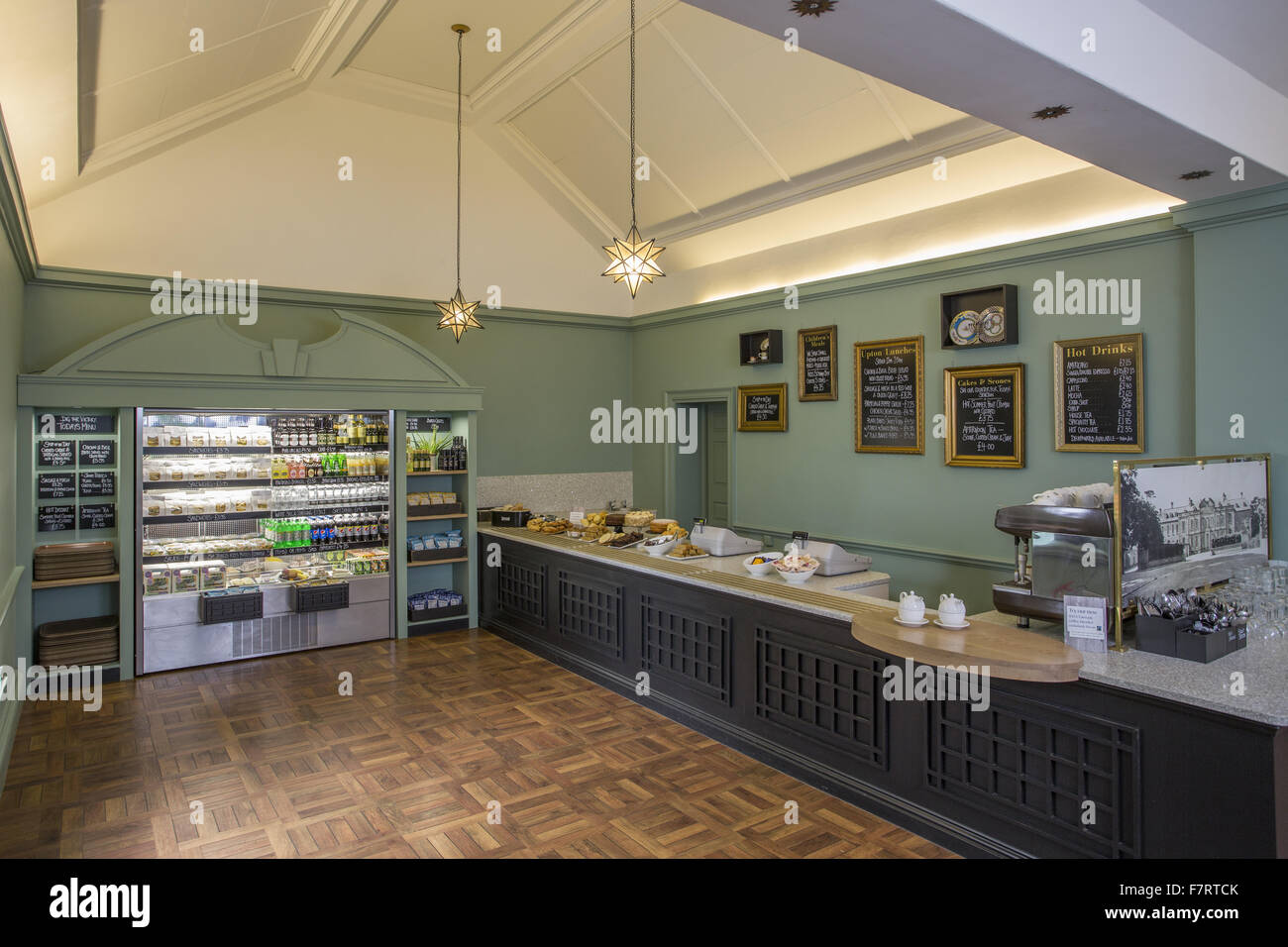 Upton house warwickshire interior hi-res stock photography and images ...