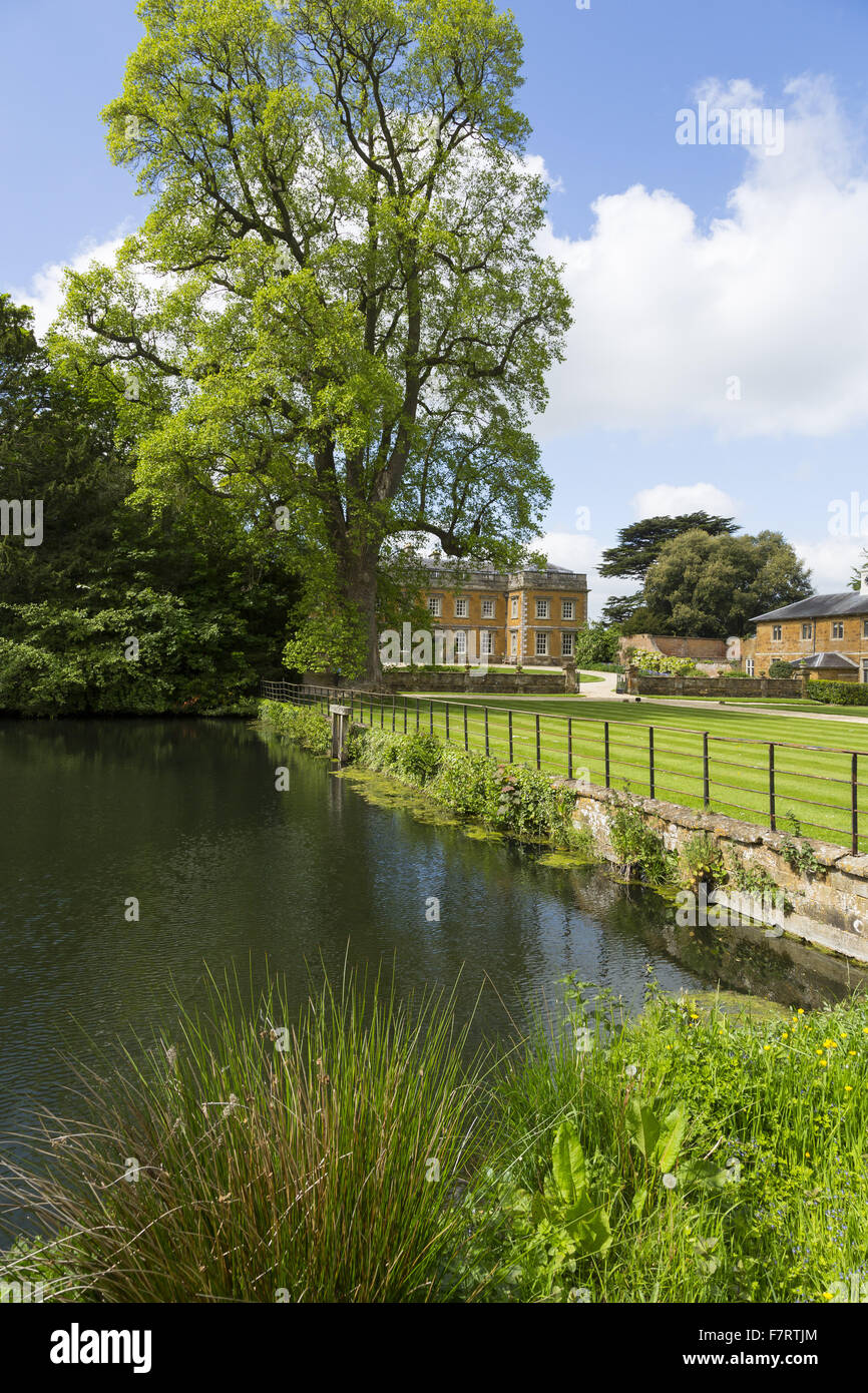 Farnborough library hi-res stock photography and images - Alamy