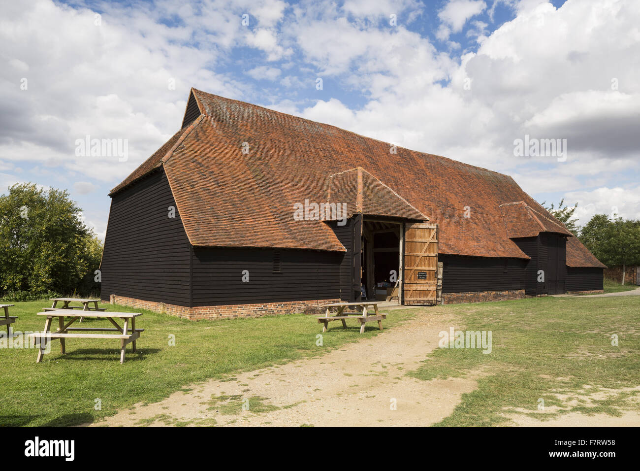 Grange Barn, Essex. One of Europe's oldest timber-framed buildings ...
