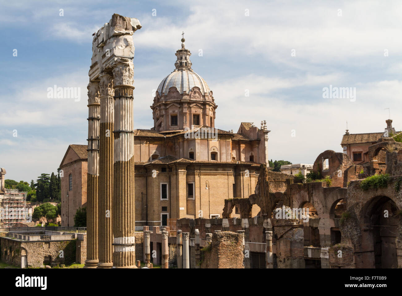 Building ruins and ancient columns in Rome, Italy Stock Photo - Alamy