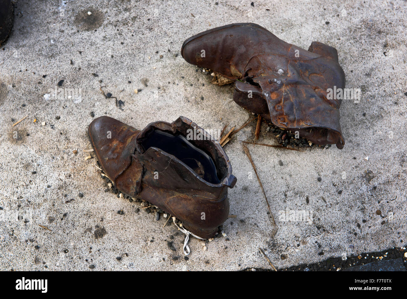 Holocaust Memorial by Gyula Pauer at Danube banks near parliament ...