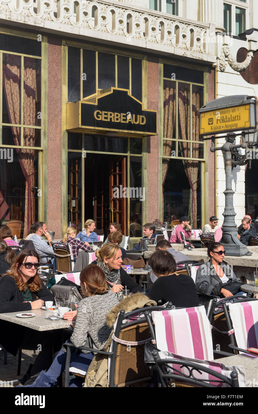 Cafe gerbeaud budapest ungarn hi-res stock photography and images - Alamy
