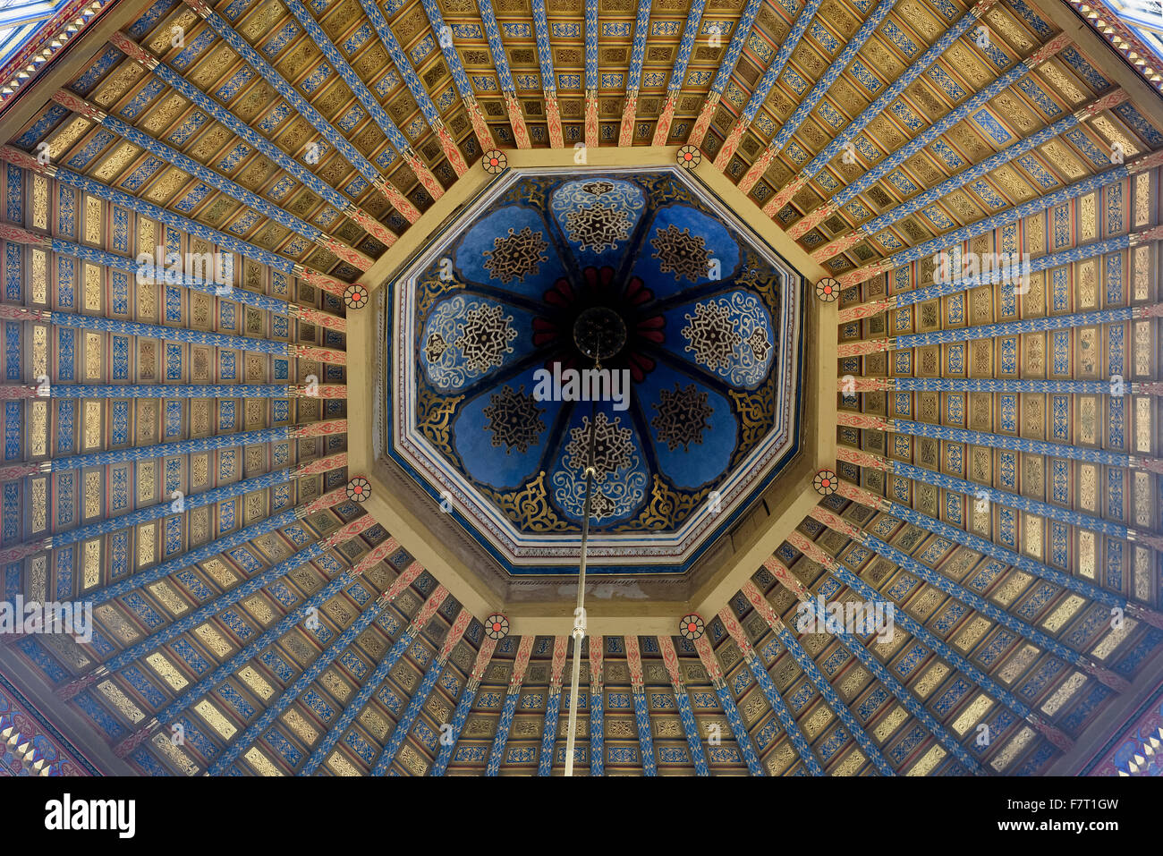 Architecture synagogue jewish judaism hi-res stock photography and ...