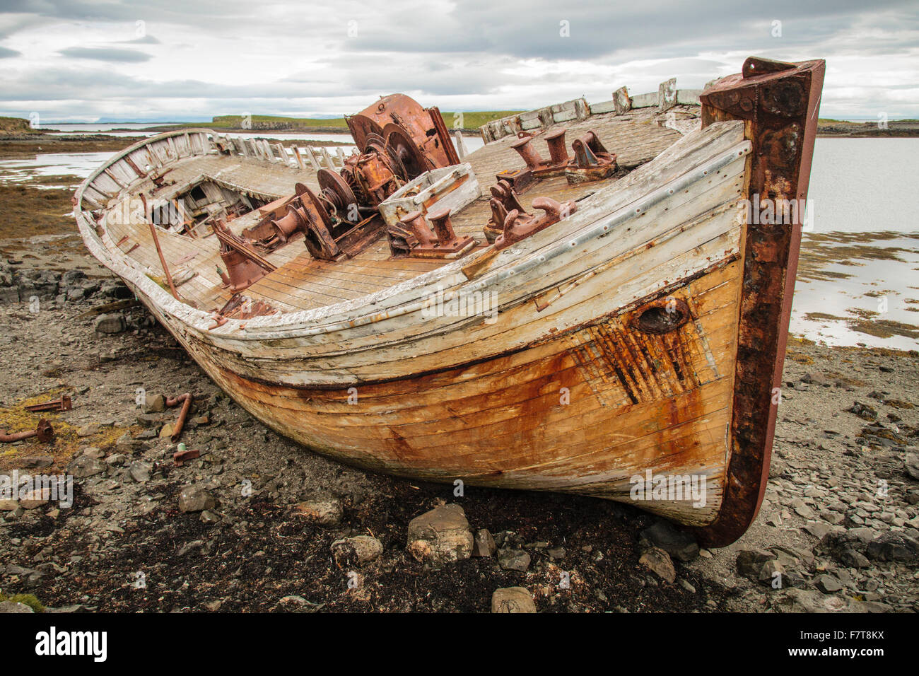 Shipwreck on beach iceland hi-res stock photography and images - Alamy