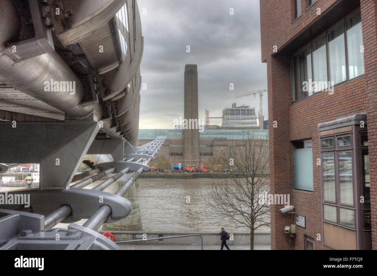 The Tate Modern and Millennium Bridge Stock Photo - Alamy