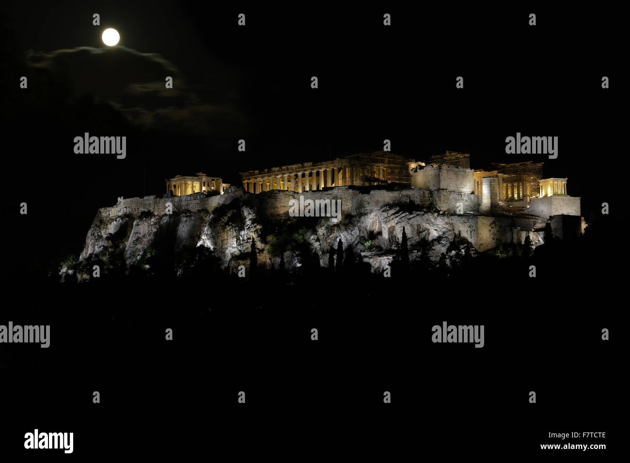 Parthenon at night hi-res stock photography and images - Alamy