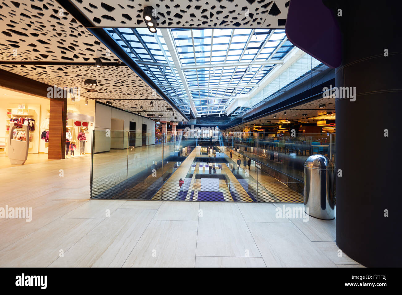 modern bright shopping mall indoor architecture Stock Photo - Alamy