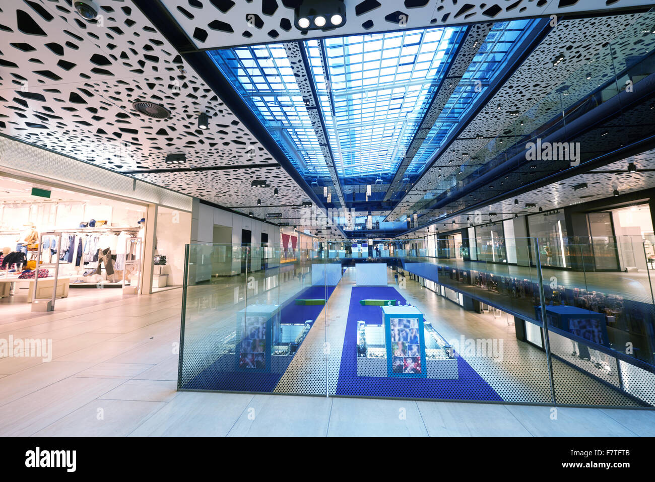 modern bright shopping mall indoor architecture Stock Photo - Alamy
