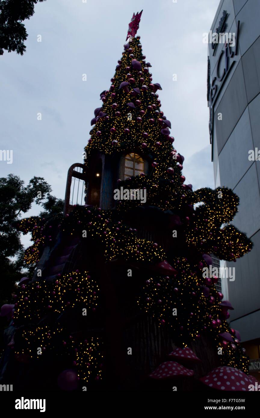 Beautiful Christmas tree outside shopping mall Stock Photo - Alamy