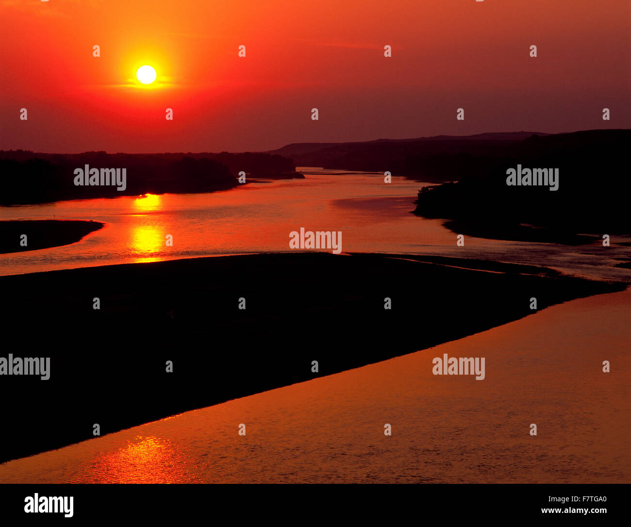 sunset over the yellowstone river near forsyth, montana Stock Photo - Alamy