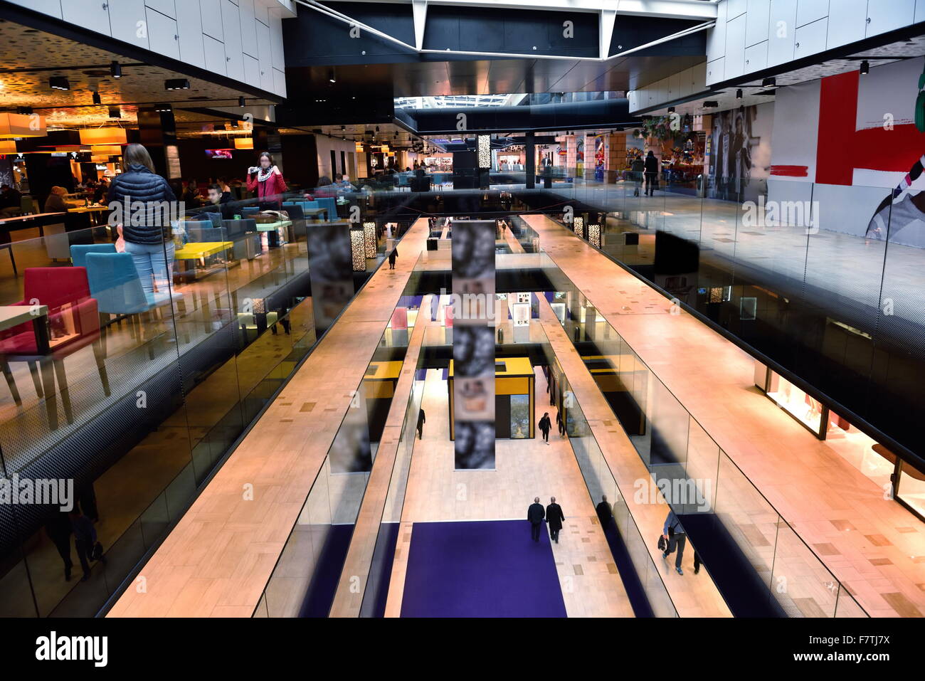 modern bright shopping mall indoor architecture Stock Photo - Alamy