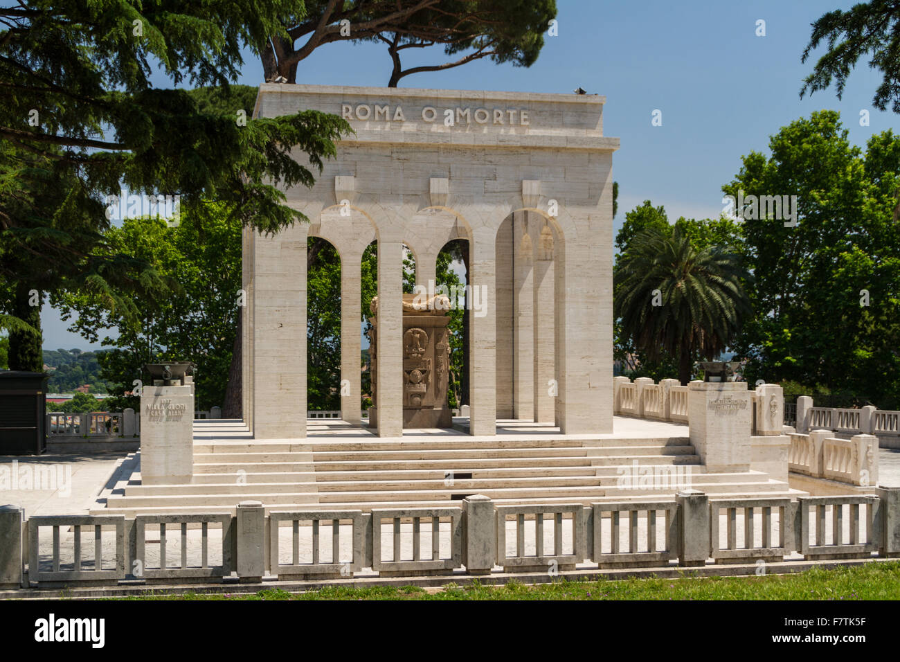 Ossuary of the fallen during the defence of Rome , Italy Stock Photo ...