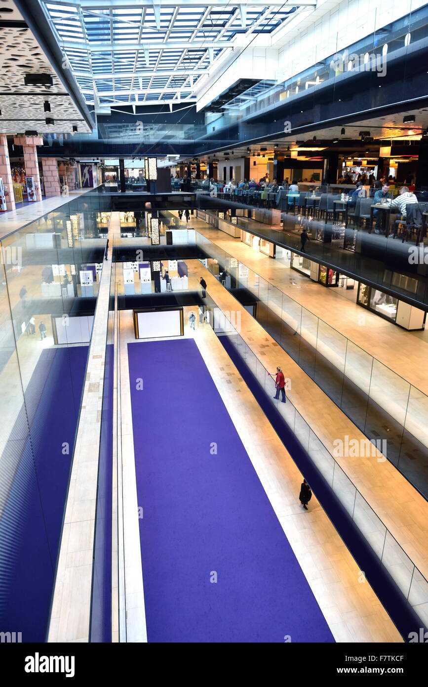 modern bright shopping mall indoor architecture Stock Photo - Alamy
