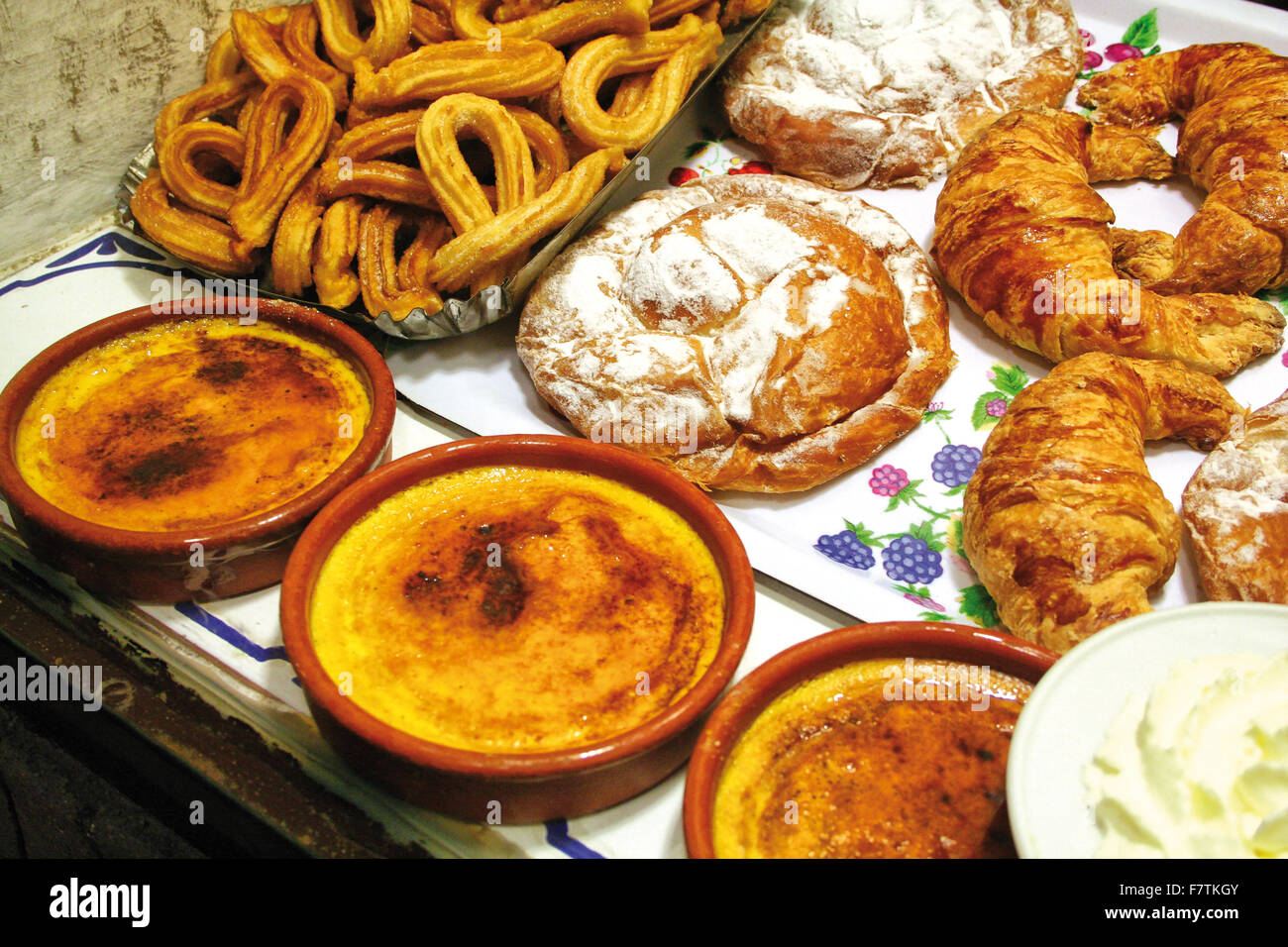 Crema catalana, popular Catalan cold custard recipe with a crispy ...