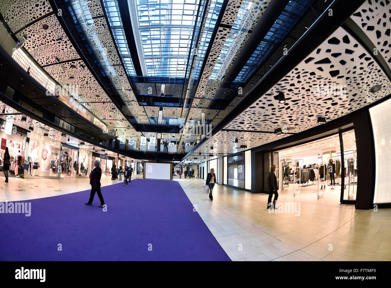 modern bright shopping mall indoor architecture Stock Photo - Alamy