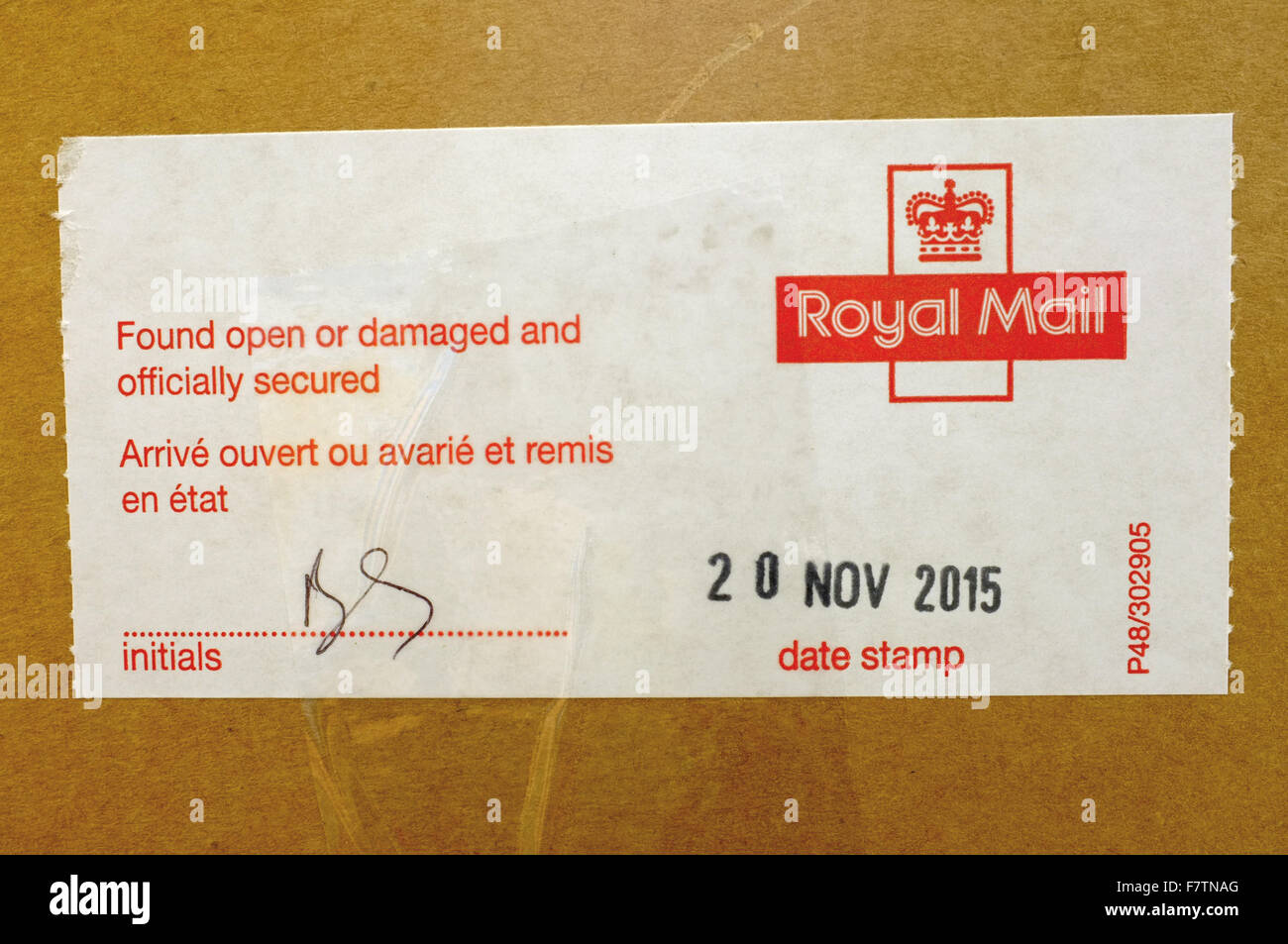 Damaged parcel hi-res stock photography and images - Alamy