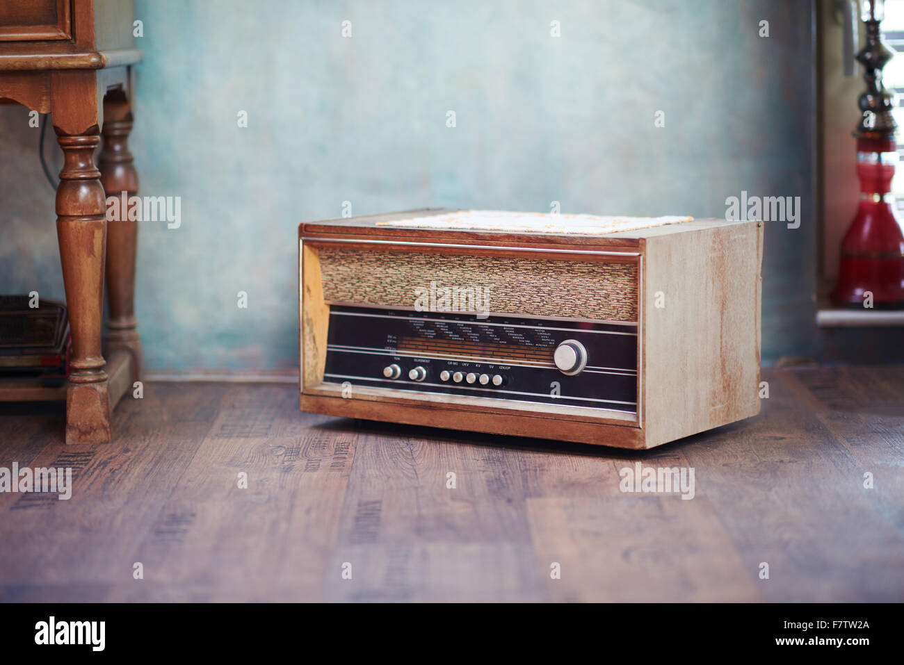 retro vintage old music radio Stock Photo - Alamy