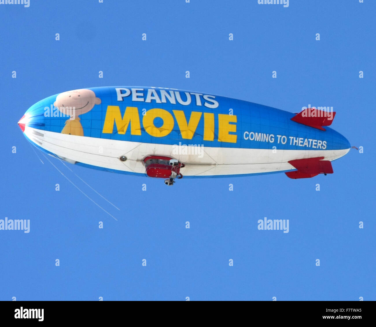 Metlife Snoopy Blimp