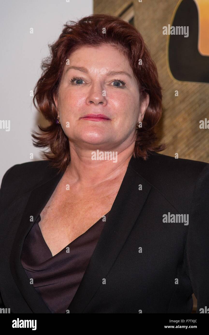 Kate mulgrew red carpet hi-res stock photography and images - Alamy