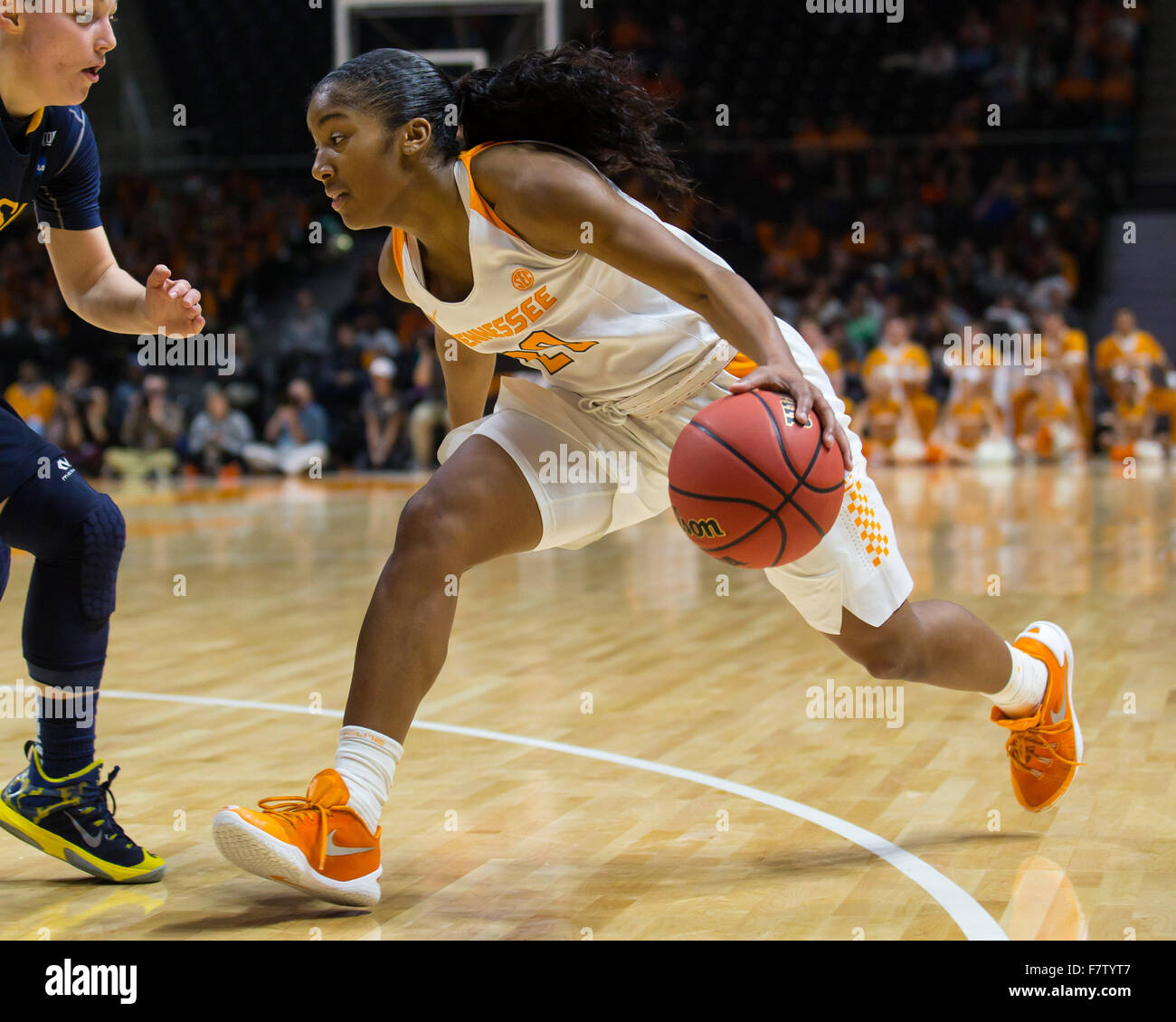 December 2, 2015: Te'a Cooper #20 of the Tennessee Lady Volunteers ...