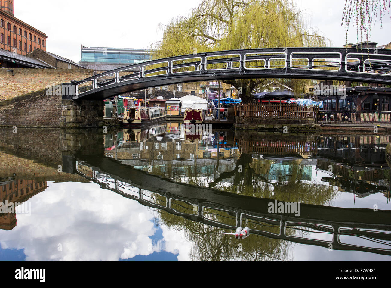 Bridge with trees hi-res stock photography and images - Alamy