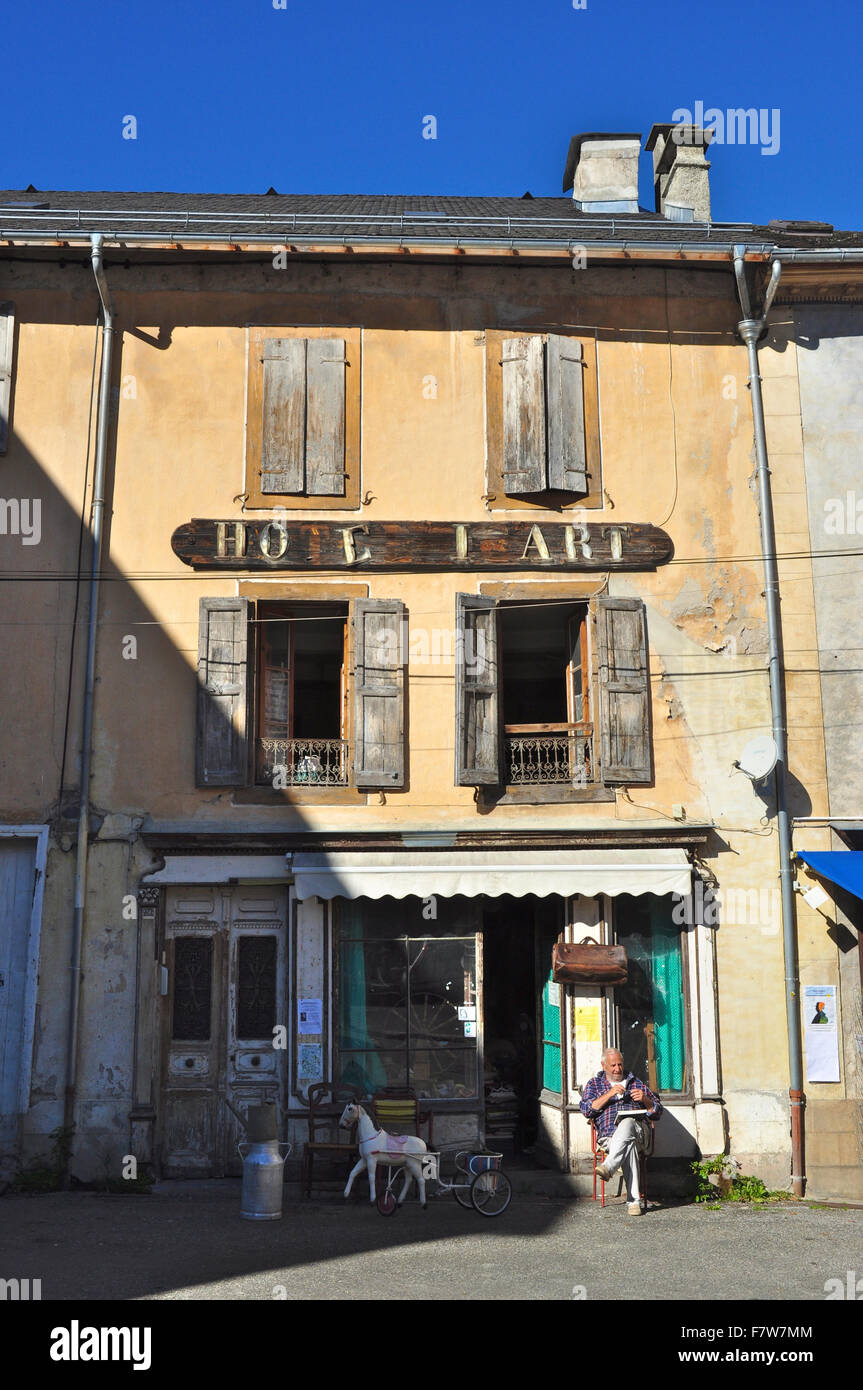 Old village shop hi-res stock photography and images - Alamy