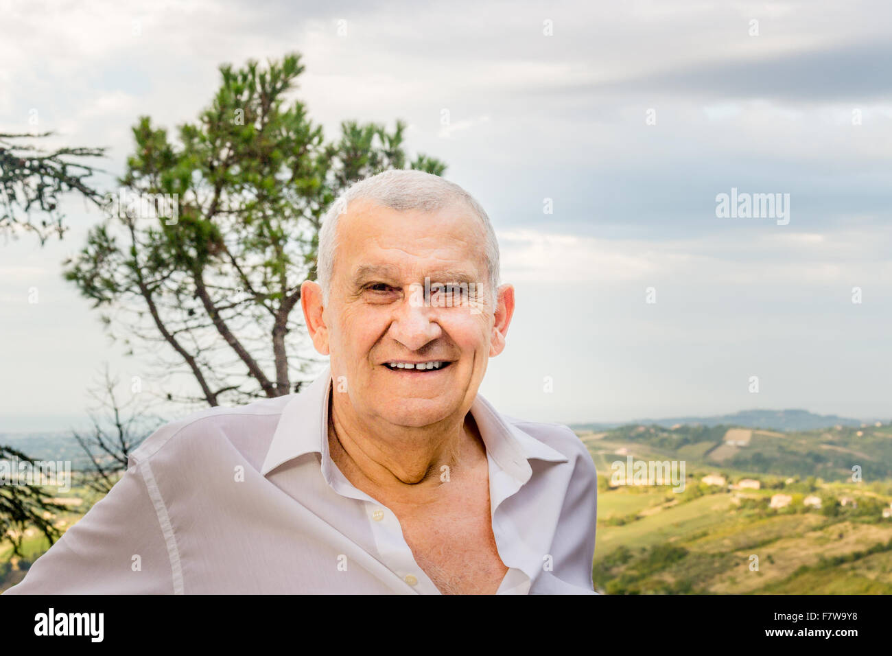 elderly octogenarian male smiling in the countryside Stock Photo - Alamy