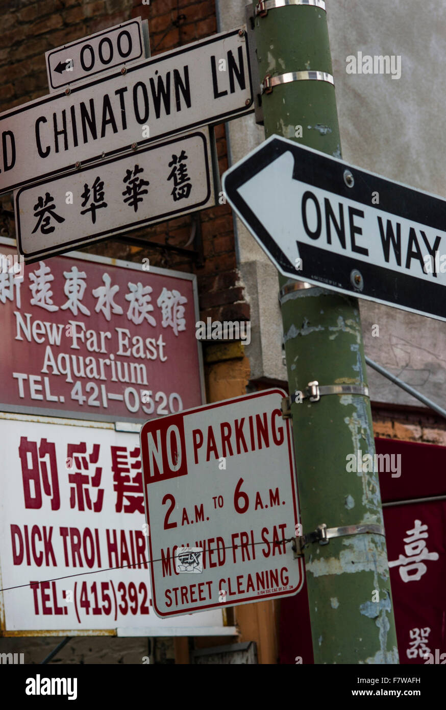 Chinatown street signs hi-res stock photography and images - Alamy