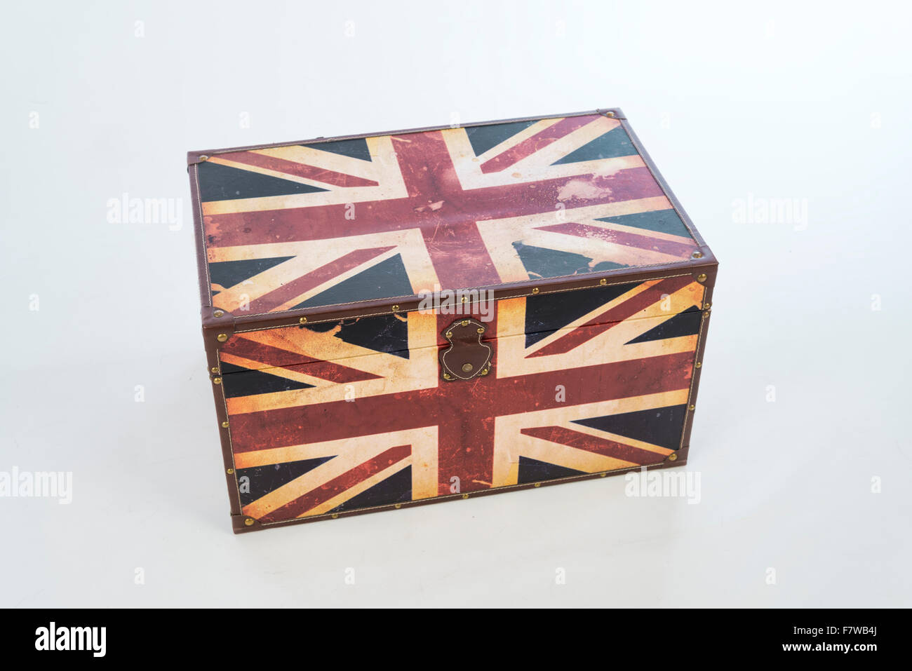 Cardboard box cross pack hi-res stock photography and images - Alamy