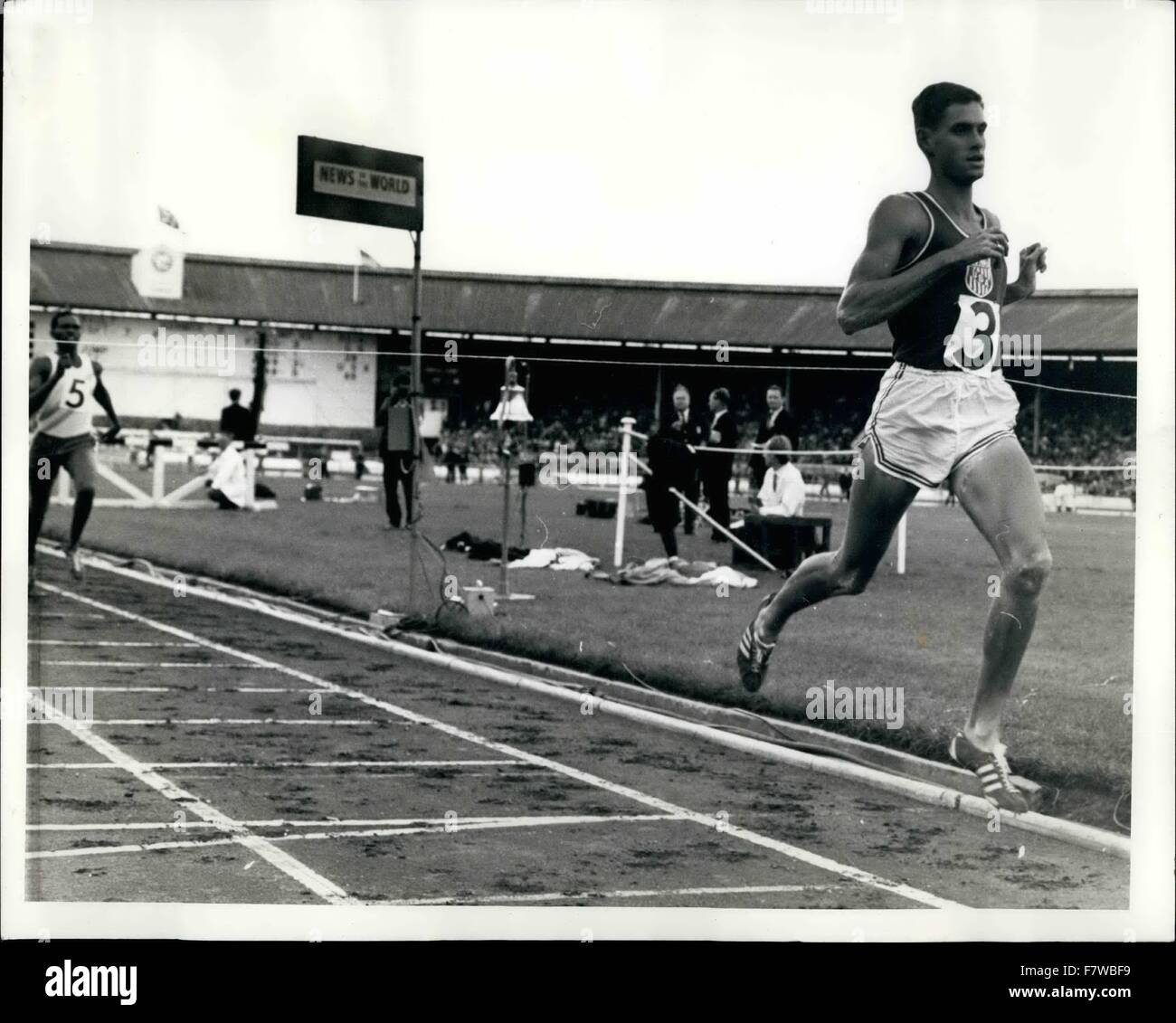 Jim ryun 3 usa and kipchoge keino hi-res stock photography and images ...