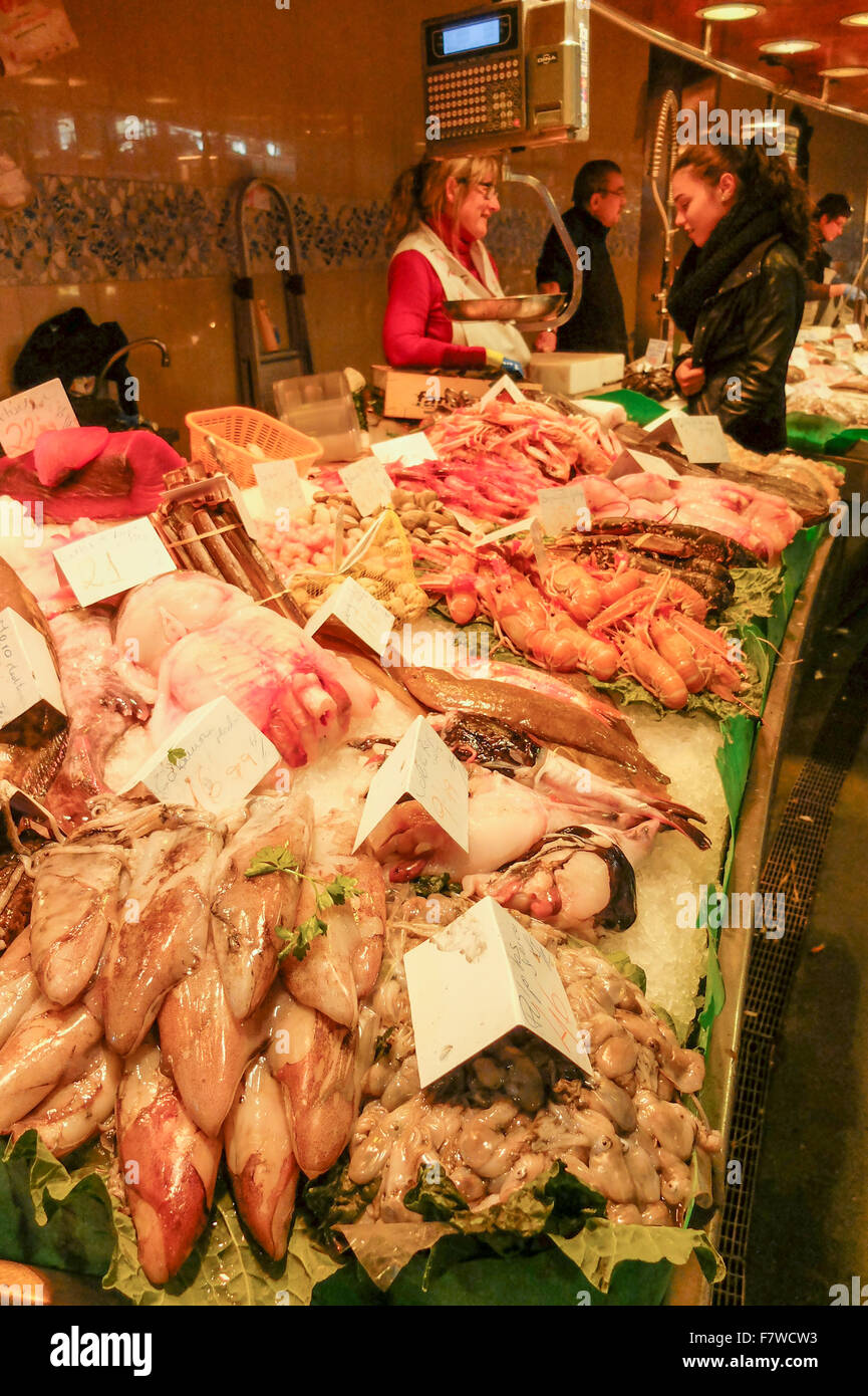 Food stall seafood stall hi-res stock photography and images - Alamy