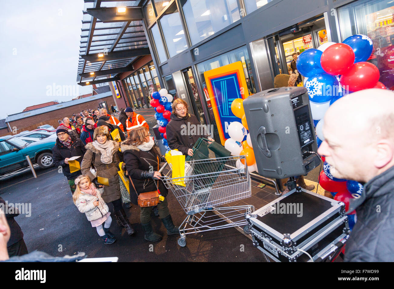 Louth, Lincolnshire, UK. 3rd December, 2015. Aldi supermarket flagship ...